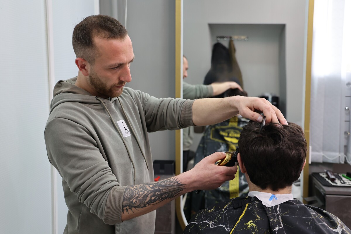 20) Vom Kriegsgefangenen zum Friseur: Caritas Tirol